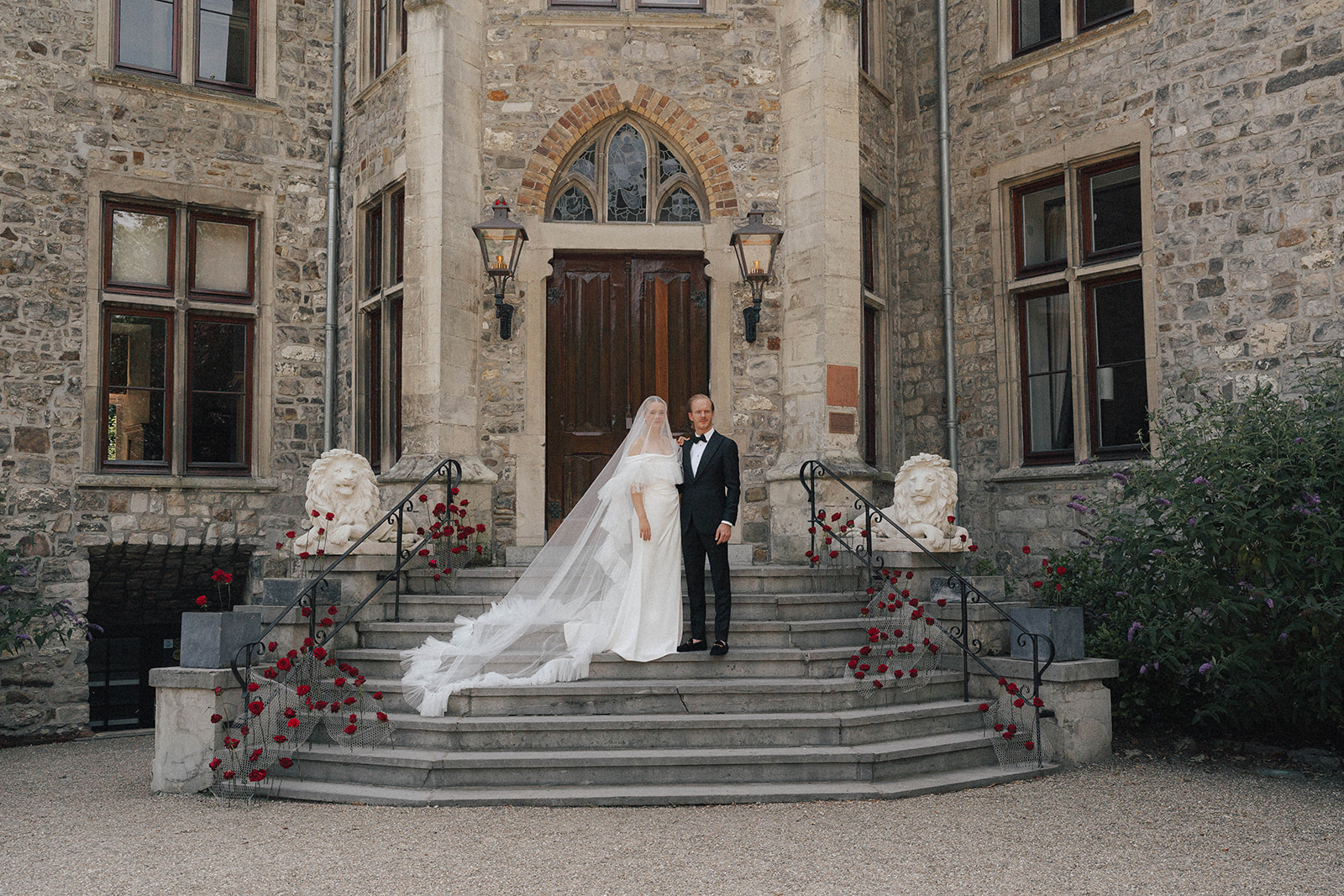 WHITE CONCEPTS - moderne & schlichte - Brautkleider